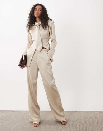 KAIIA exclusivit&eacute; ensemble coordonn&eacute; pantalon large en satin couleur coquille doeuf-Blanc