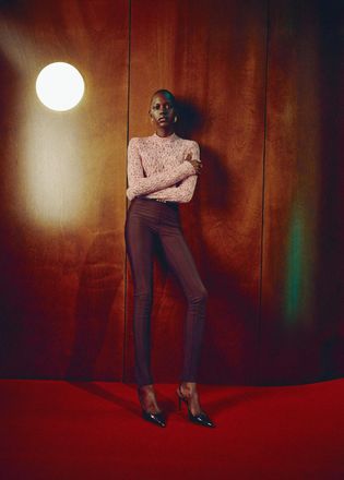 Mango T-Shirt aus Spitze mit halbhohem Kragen nude - Damen - XL - MANGO