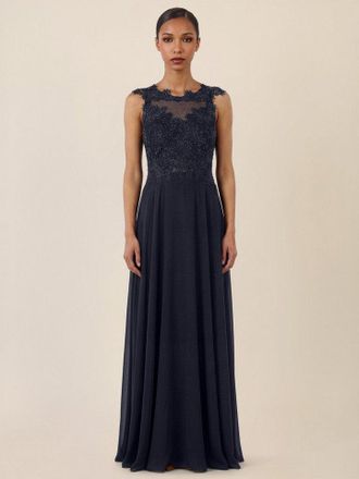Apart Abendkleid mit floraler Spitze und flie&szlig;endem Rock