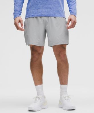 lululemon Pace Breaker Shorts mit Liner f&uuml;r M&auml;nner - 18 cm - Gr&ouml;&szlig;e 3XL in Silver Drop