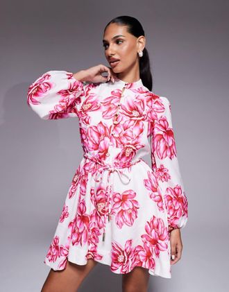 Forever New Minikleid mit Knopfleiste vorne, Bindeg&uuml;rtel und rosa Blumenmuster