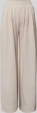 Christian Berg Wide Fit Stoffhose mit gelegten Falten