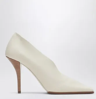 Alaia Soft Square ivory pumps