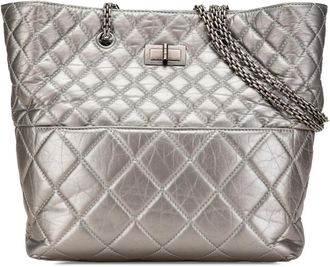 Chanel Shopper - Reissue 2.55 Quilted Aged Calfskin Tote - Gr. unisize - in Silber - f&uuml;r Damen