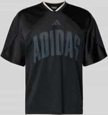 adidas T-Shirt mit V-Ausschnitt und Logo-Print