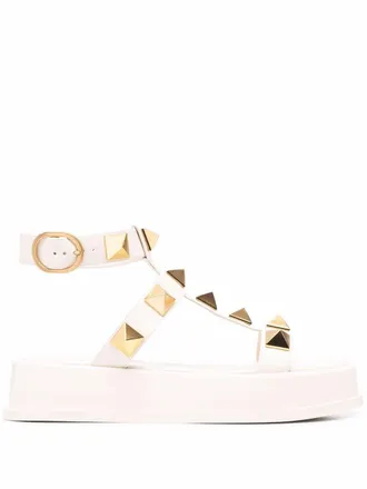 Valentino Garavani sandales Roman Stud &agrave; plateforme - Blanc