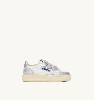 Autry BASKETS MEDALIST KIDSTRIPES LOW BICOLOR EN CUIR BLANC ET ARGENT
