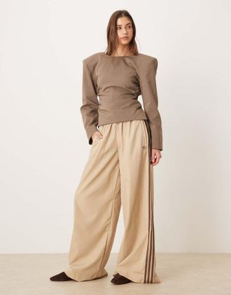 adidas Originals Firebird Adilenium - Pantalon de surv&ecirc;tement - Kaki taupe/terre-Vert