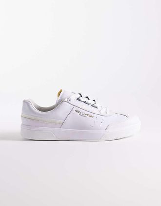 Fred Perry B302 - Baskets en cuir &agrave; logo - Blanc