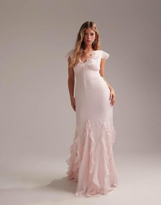 Asos Robe longue de demoiselle dhonneur coupée en biais avec manches évasées et ourlet à godets volantés - Rose pâle