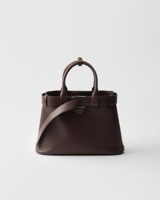 Prada Kleine Prada Buckle Handtasche aus Leder mit Gürtel