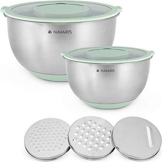 Navaris 2X Bol INOX avec Couvercle - 2X saladier en Acier Inoxydable Ø 20 cm et Ø 24 cm avec 3X râpe pour Fromage légumes - Boîte Conservation