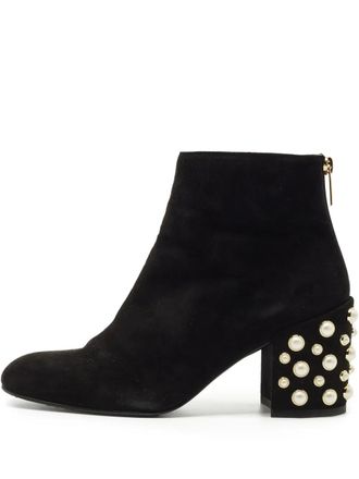 Stuart Weitzman bottines en daim &agrave; perles artificielles - Noir