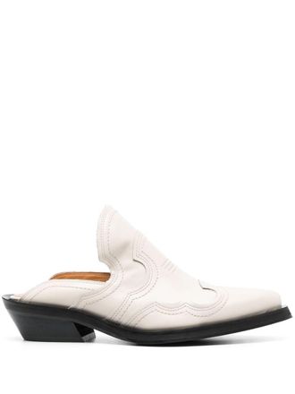Ganni mules &agrave; broderies en cuir 40 mm - Tons neutres