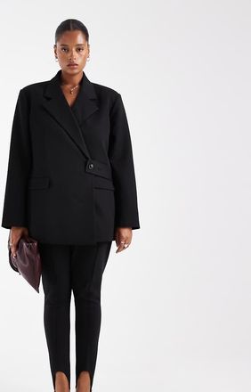 Asos Curve - Blazer d&eacute;contract&eacute; avec ceinture - Noir