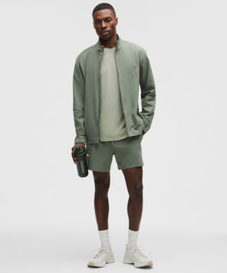 lululemon Zeroed In Shorts ohne Liner f&uuml;r M&auml;nner - 13 cm - Gr&ouml;&szlig;e XL in Willow Leaf