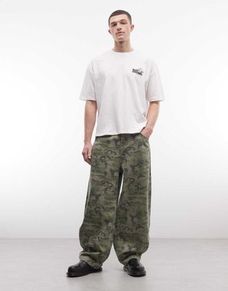 Reclaimed Vintage Jean baggy ample &agrave; imprim&eacute; camouflage-Vert