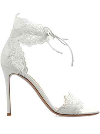 Gianvito Rossi Evie Sandalen mit Schn&uuml;rung - Wei&szlig;
