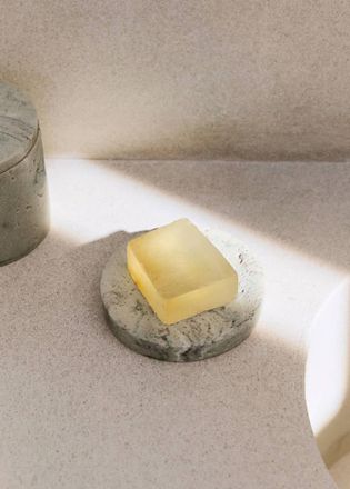 Mango Porte-savon en r&eacute;sine effet travertin sable - Home - Taille unique - MANGO HOME