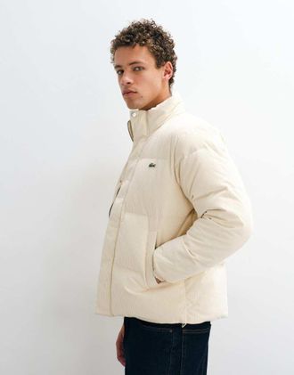 Lacoste wattierte Cord-Daunenjacke in Cremewei&szlig;