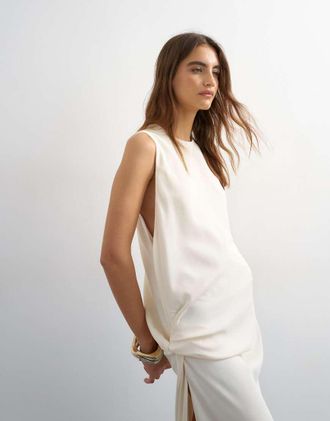 Topshop Robe longue et sans manches en cr&ecirc;pe avec d&eacute;tail torsad&eacute; sur le c&ocirc;t&eacute; - &Eacute;cru-Pas de couleur