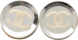 Chanel Ohrringe - Resin CC Round Push Back Earrings - Gr. unisize - in Silber - f&uuml;r Damen