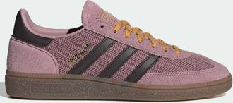 adidas Originals Handball spezial baskets en rose poudr&eacute; et marron fonc&eacute;-VIOLET
