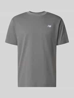 New Balance T-Shirt mit Logo und Rundhalsausschnitt