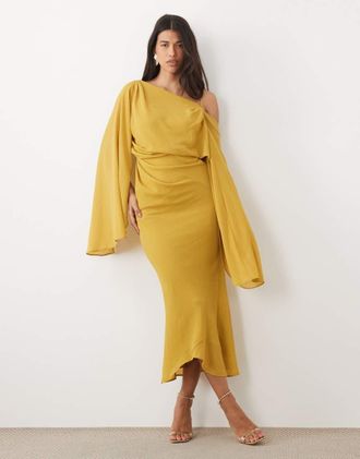 Asos Midaxi mit Kimono&auml;rmeln, Cape-Detail, Drapierung und R&uuml;ckenausschnitt in Ocker-Multi