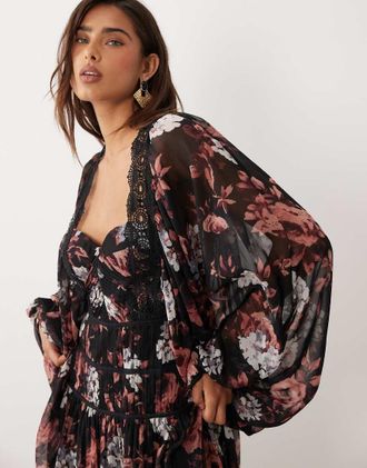 Asos Lang&auml;rmliges Maxikleid in Braun gebl&uuml;mt mit Korsettdetail und Spitzenbesatz-Mehrfarbig