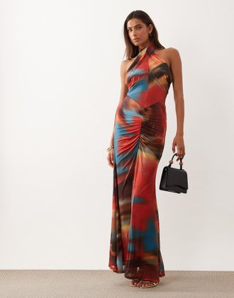 Asos Robe longue &agrave; dos nu en tulle avec jupe fronc&eacute;e et imprim&eacute; abstrait - Bleu-Rose