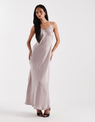 New Look Robe nuisette longue en satin brillant - Rose