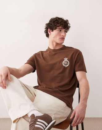 Polo Ralph Lauren Schweres T-Shirt in Braun mit Wappenprint auf dem R&uuml;cken-Brown