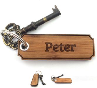 Mr. & Mrs. Panda Schl&uuml;sselanh&auml;nger Peter - Geschenk, Schl&uuml;sselanh&auml;nger aus Holz, Taschenanh&auml;nger, Schl&uuml;sselanh&auml;nger Holz, Gravur, Geschenke