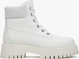 Estro & Luminara Ankle Boots 09-3329