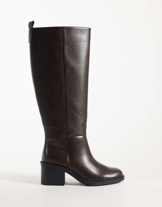 New Look Stiefel mit klobigem Absatz bis zum Knie in Dunkelbraun