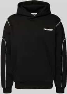 Review Hoodie mit Logo und K&auml;nguru-Tasche