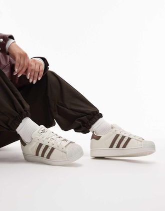 adidas Originals Superstar II - Baskets &agrave; rayures effet poulain - Blanc/marron