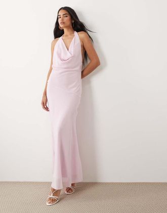 Tiger Mist Zyla - Chiffon-Maxikleid in Babyrosa mit Wasserfallausschnitt, Schwalbenschwanz und Neckholder-Tr&auml;ger