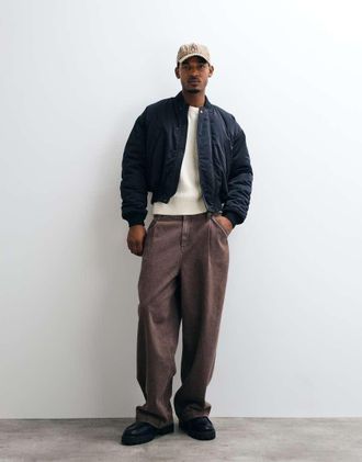 Weekday bomber &agrave; manches fronc&eacute;es et d&eacute;tail au dos en marine-bleu marine