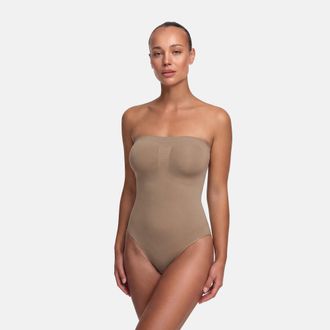 creamy fabrics Tr&auml;gerloser Bodysuit Sculpting Shapewear mit String