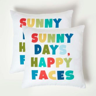 Homescapes Outdoor Kissen-Set Sunny Days, 2 Bunte Gartenkissen 45x45 cm, Kissen mit Schriftzug für Terrasse & Balkon