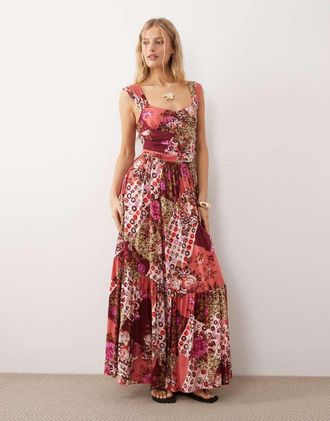 Free People Robe longue style corset &agrave; taille basse et imprim&eacute; fraises et fleurs-Rouge