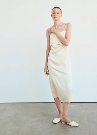 Mango Chemise de nuit en viscose satin&eacute;e avec passepoil contrast&eacute; ivoire - Femme - S - MANGO