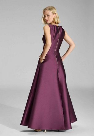 Swing Abendkleid - Robenartiges Abendkleid mit Eingrifftaschen Figurbetonte Passform in A-Linie