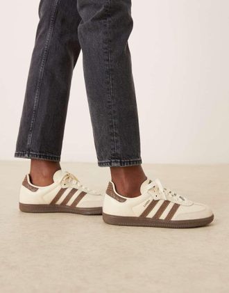 adidas Originals Samba OG - Sneaker in Cremewei&szlig; mit Kroko-Muster und Braun-Brown