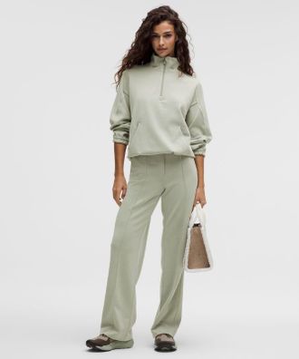 lululemon Faltenhose mit mittelhohem Bund aus Softstreme Regular f&uuml;r Frauen - Gr&ouml;&szlig;e 2XS in Fog Green
