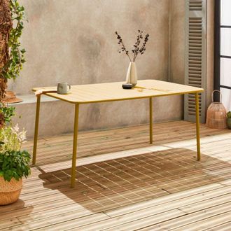 Sweeek Table de jardin m&eacute;tal 6-8 places. ocre. Amelia. 160x90x72.5cm