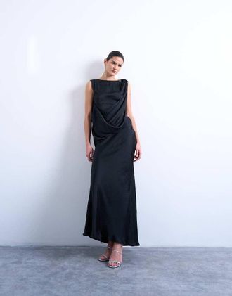 Topshop Satin-Maxikleid in Schwarz mit U-Boot-Ausschnitt und drapiertem Wasserfallausschnitt