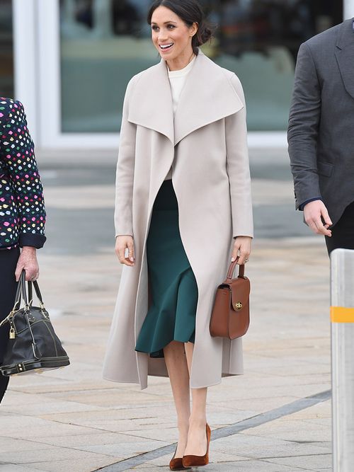 look Meghan Markle en manteau beige